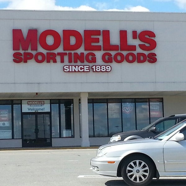 Photos at Modell's Sporting Goods (Now Closed) - Sporting Goods Retail