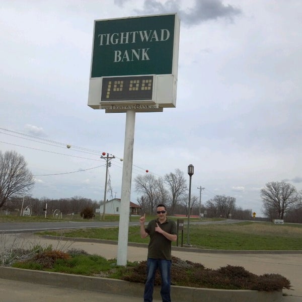 Tightwad Bank - 3 tips from 140 visitors