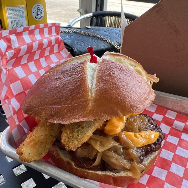 Burger Revolution - Burger Joint in Downtown