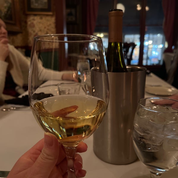 Rogue's Manor Restaurant and Lodging - 1 tip from 151 visitors