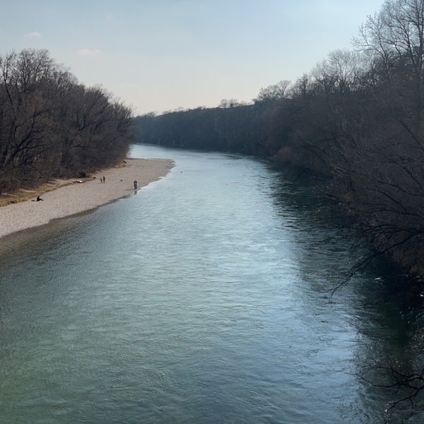 Isarufer - River in München