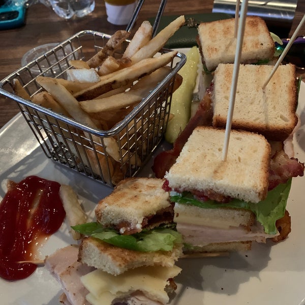 Yard House - American Restaurant in Denver