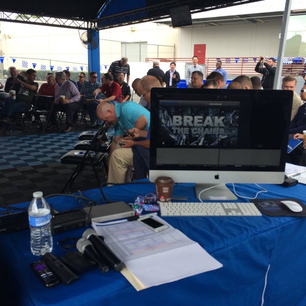 KHS Ice Arena - Skating Rink in Platinum Triangle