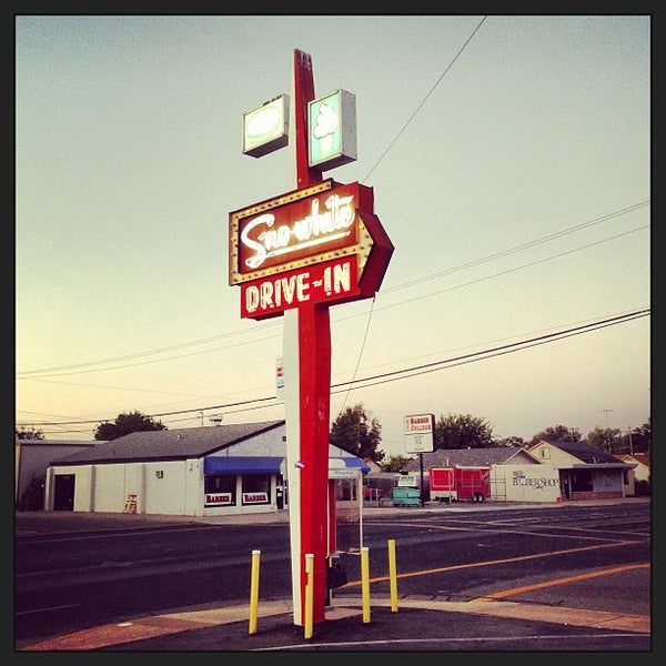 Sno-white Drive-In - Fast Food Restaurant in Riverbank