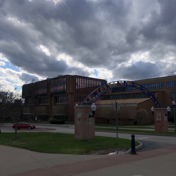 Business Administration Building - College Academic Building in Kent