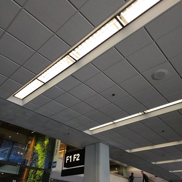 Gate F1 - Airport Gate