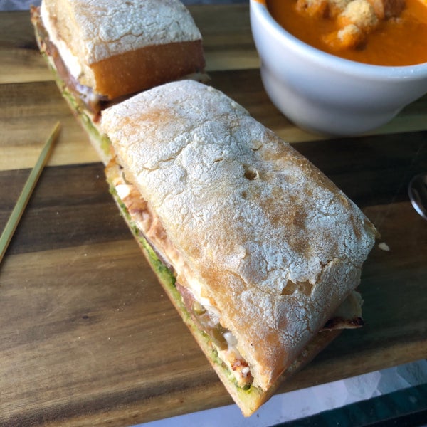 Sisley Italian Kitchen (Now Closed) - Newhall - 24201 Valencia Blvd