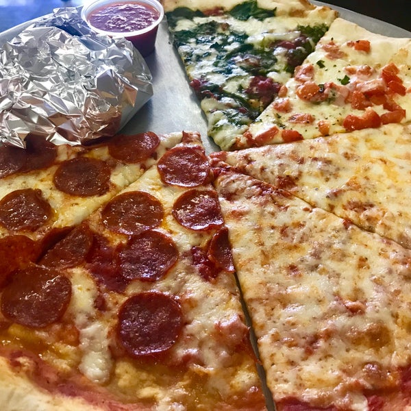 Three Brothers - Pizzeria