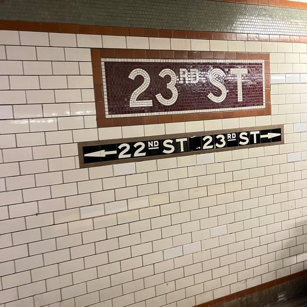 MTA Subway - 23rd St (6) - Flatiron District - E 23rd St