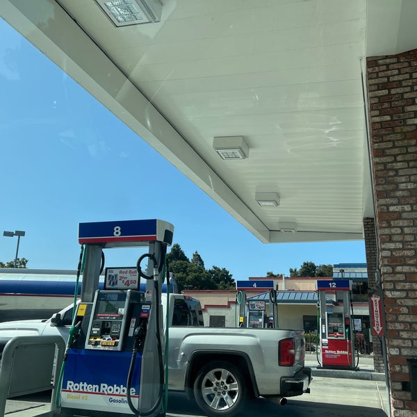 Rotten Robbie - Fuel Station