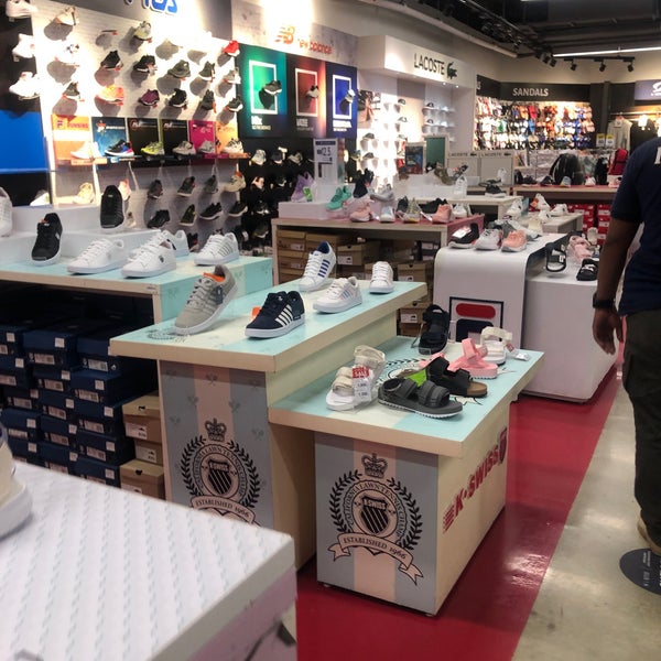 Supersports (ซูเปอร์สปอร์ต) - Sporting Goods Retail