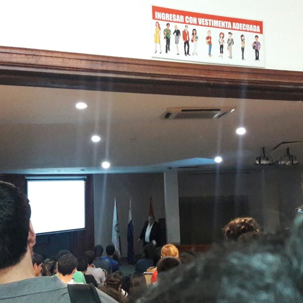 Facultad de Ingeniería (FIUNA) - College Engineering Building in Villa ...