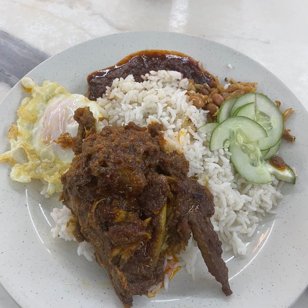 Restoran Nasi Lemak Sungai Pelek Che Dil - Cyberjaya, Selangor
