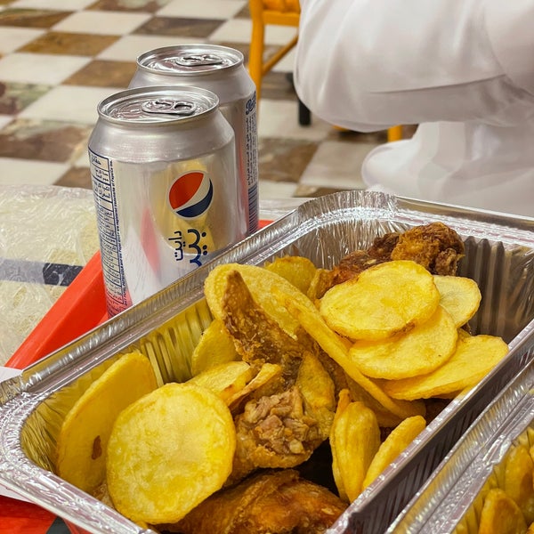 مطعم الكوخ القديم - Fried Chicken Joint in Riyadh