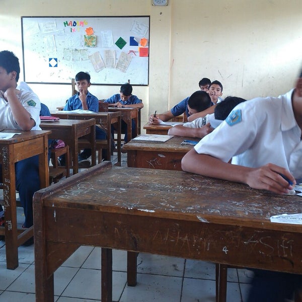 Logo Mts Negeri 1 Garut - SMP MTs Pendidikan Menegah