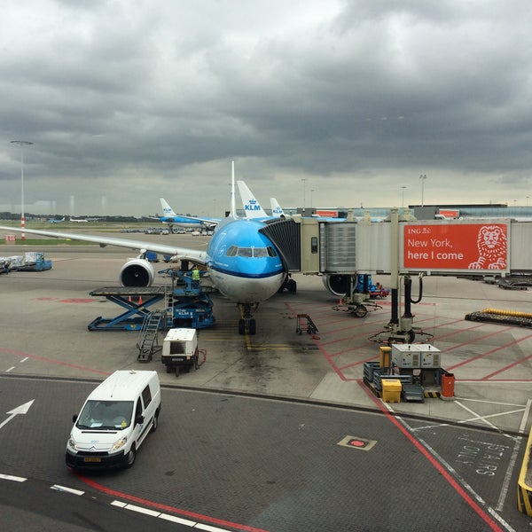 Photos at Gate F6 - Concourse F