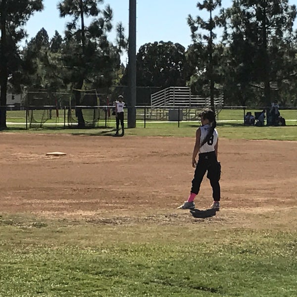 Hourglass Park and Field House - Park in Mira Mesa