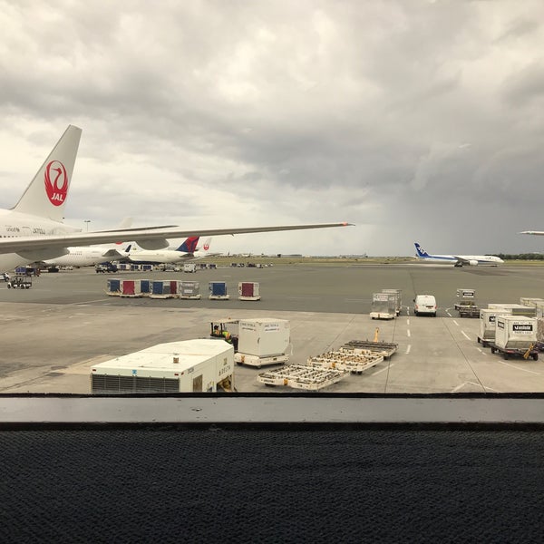 Gate D1 - Airport Gate in Honolulu