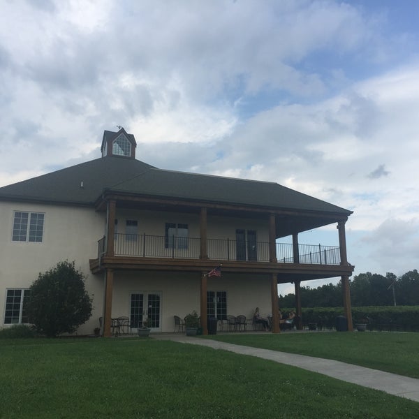 Raylen Vineyard & Winery - Winery in Mocksville