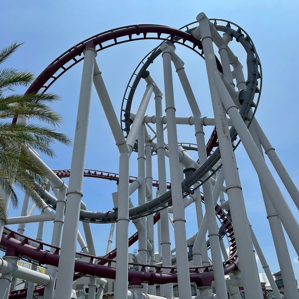 Photos at Battlestar Galactica: Human vs. Cylon - Universal Studios ...