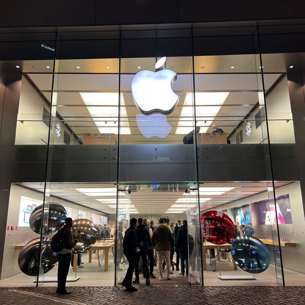 Photos at Apple Große Bockenheimer Straße - Electronics Store in Innenstadt
