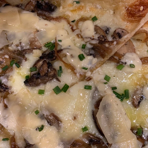 Mellow Mushroom - Pizzeria in Rocky River