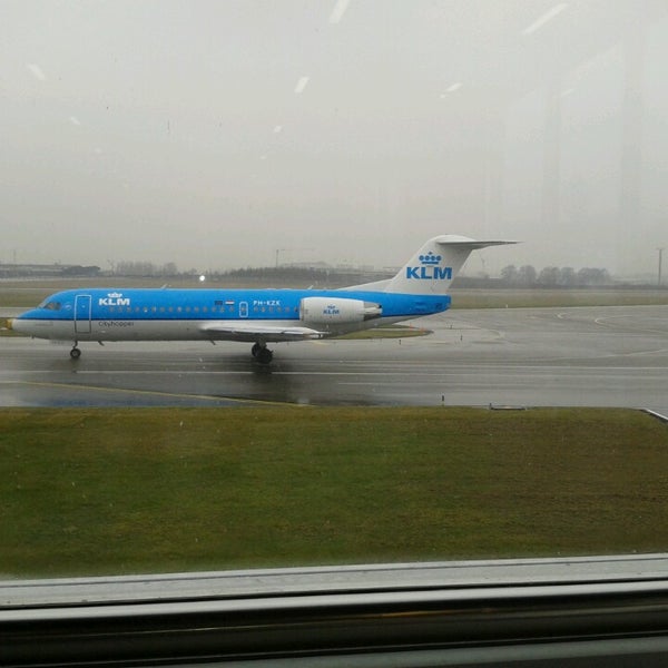 Gate G8 - Airport Gate