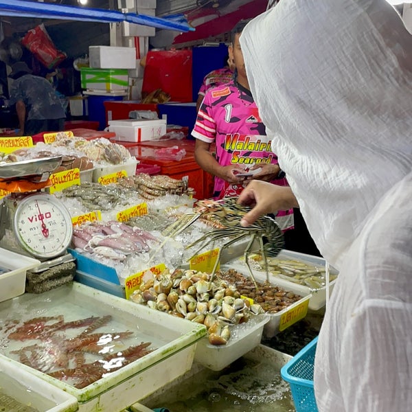 Mook Manee Seafood - Seafood Restaurant