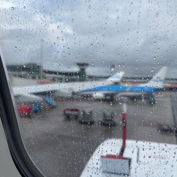 Gate D2 - Airport Gate in Schiphol