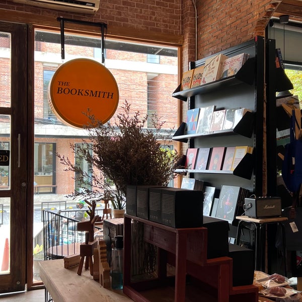 The Booksmith (เดอะ บุ๊คสมิธ) - Bookstore