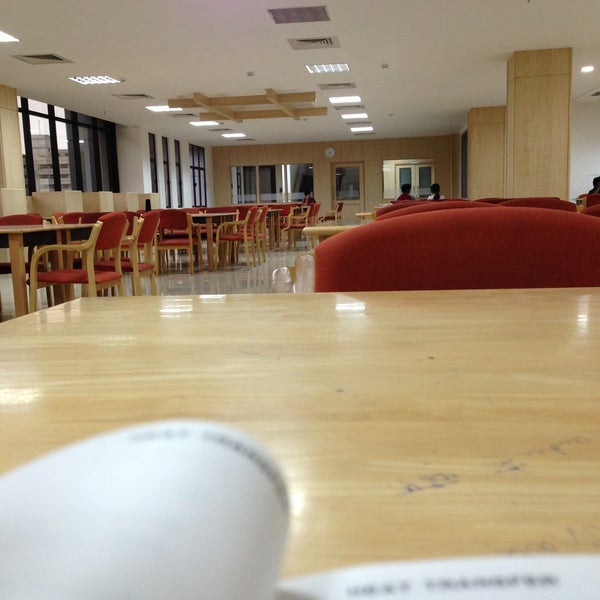 Periyar Central Library - College Library in Vellore