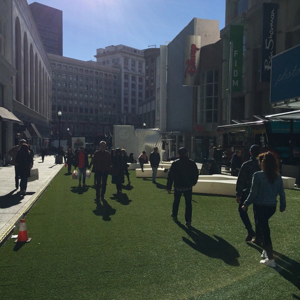 Off The Grid: Stockton Winter Walk (Now Closed) - Downtown San ...