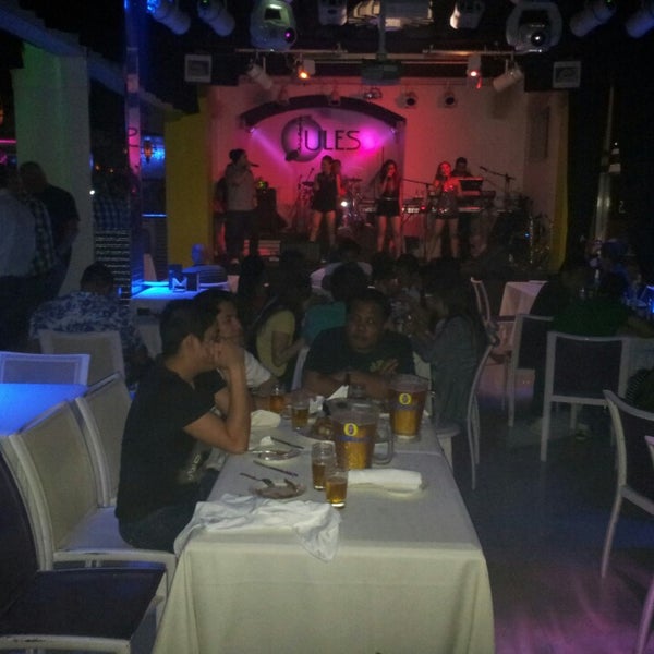 Photos at Jules Bar - القرهود - Le Méridien Dubai