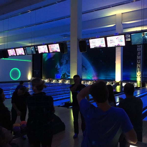 Max Munich Bowling - Bowling Alley