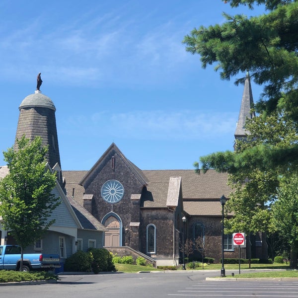 Holy Cross R.C. Church - Church in Rumson