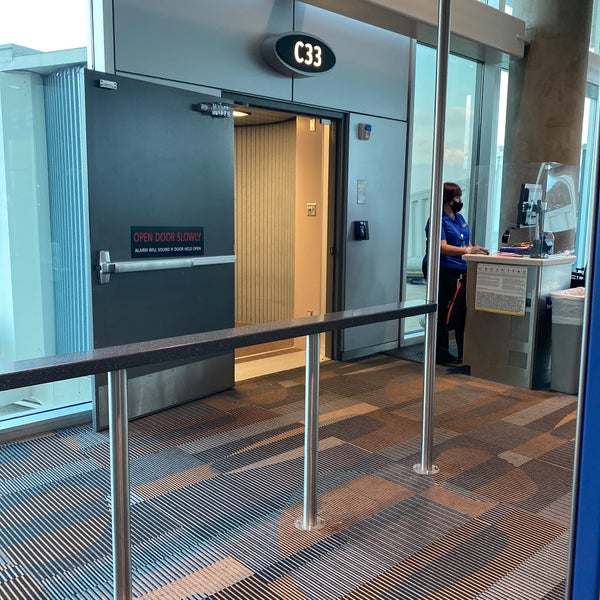 Gate C33 - Airport Gate