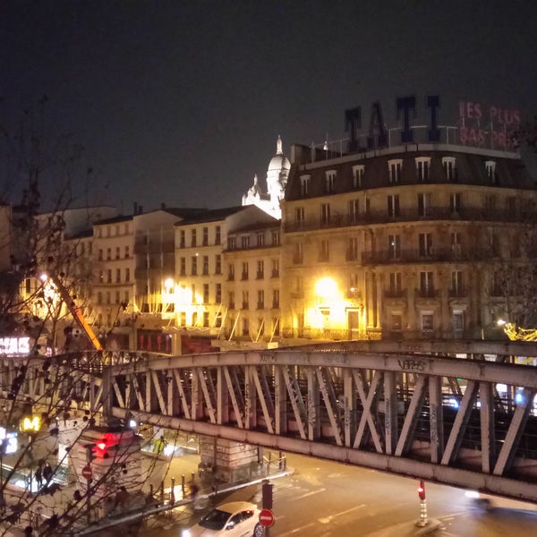 Bar du Louxor - Café in Paris