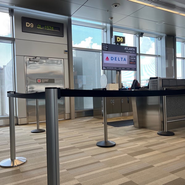 RDU - Gate D9 - 3 tips from 737 visitors