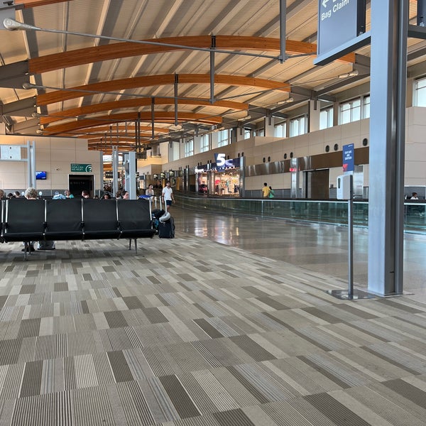 RDU - Gate D9 - 3 tips from 737 visitors