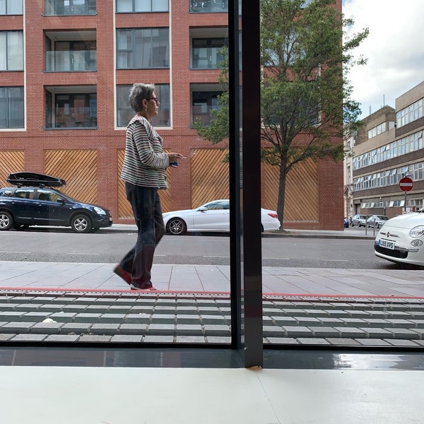 Woolwich Centre Library - Library in Woolwich