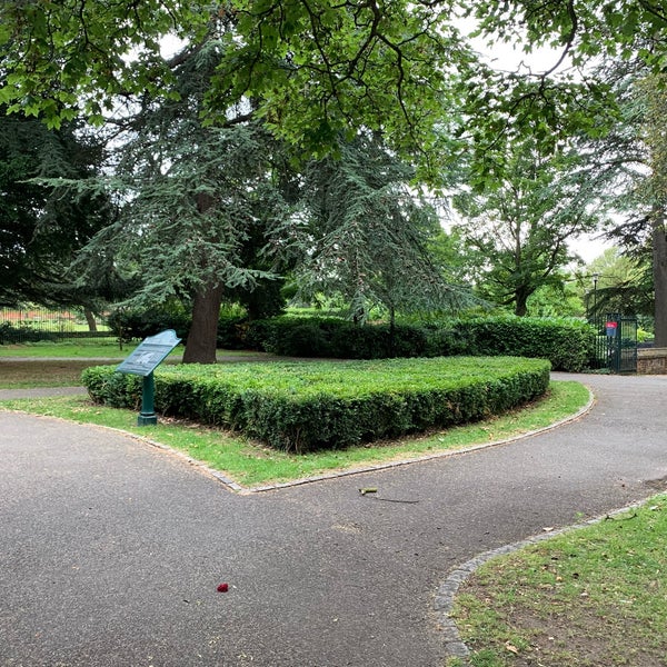 Well Hall Pleasaunce - 2 tips from 166 visitors