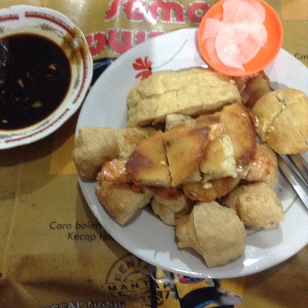 Tahu Pong Khas Semarang "Sari Roso" - Snack Place