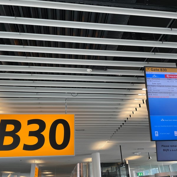 Gate B30 - Airport Gate in Schiphol