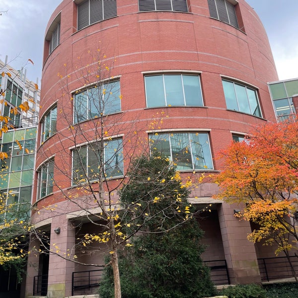 Earth Sciences Centre - University - 33 Willcocks St