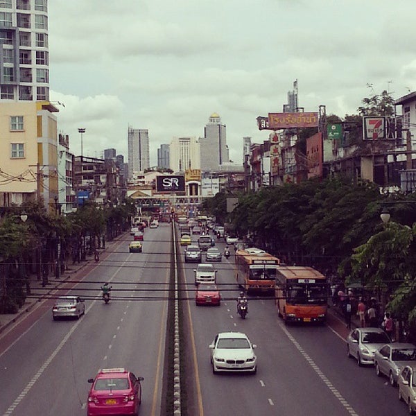 BMTA Bus Stop ตลาดบางยี่เรือ (Bang Yi Ruea Market) - 3 tips from 294 ...
