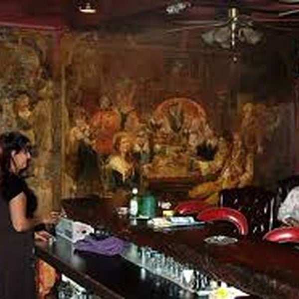 Rogue's Manor Restaurant and Lodging - 1 tip from 139 visitors