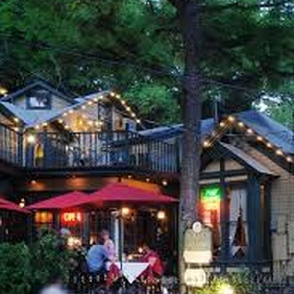 Rogue's Manor Restaurant and Lodging - 1 tip from 139 visitors