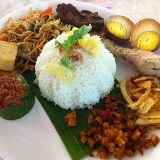 Nona Manis Coffee And Eatery - Indonesian Restaurant in Ketabang