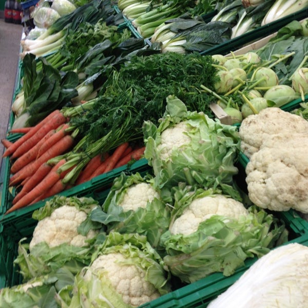 Photos at Alim Market - Food and Beverage Retail in Bahnhofsviertel