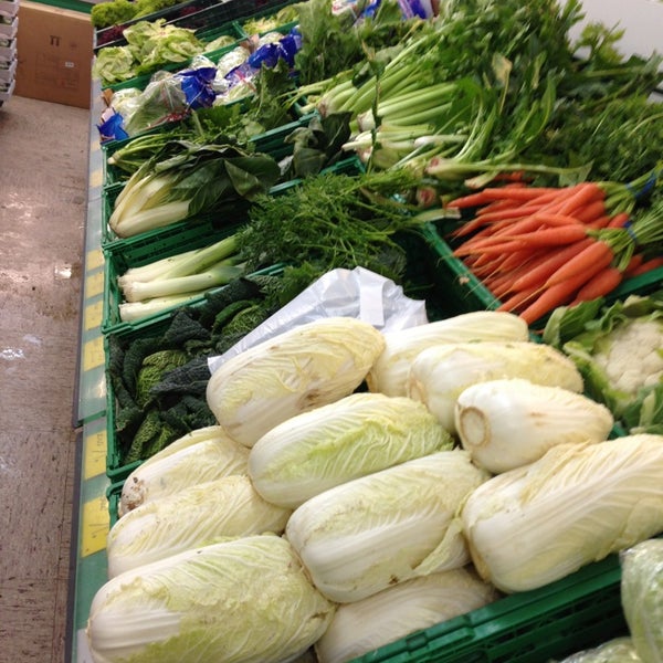 Photos at Alim Market - Food and Beverage Retail in Bahnhofsviertel